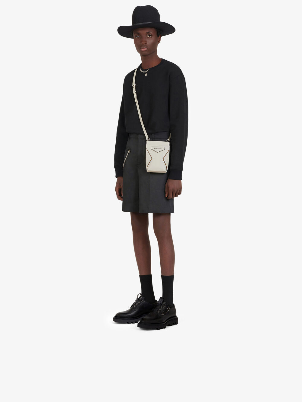 Hubert De Givenchy: Fashion Designer and Founder of Givenchy – Glamour ...