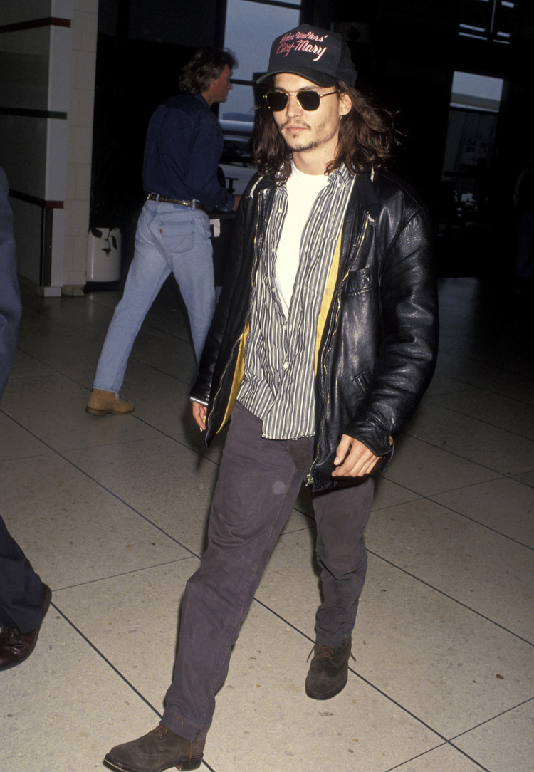The Timeless Style of 90s Airport Fashion – Glamour & Guide